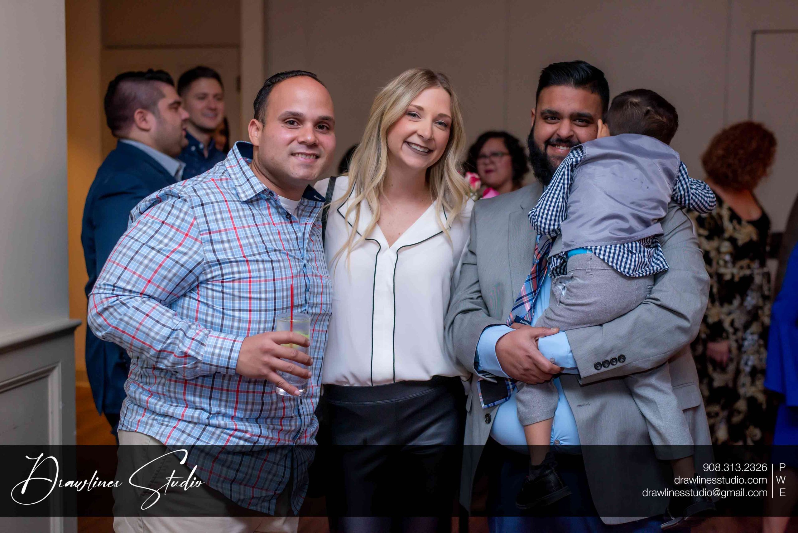 000_0575 Drawlines Studio